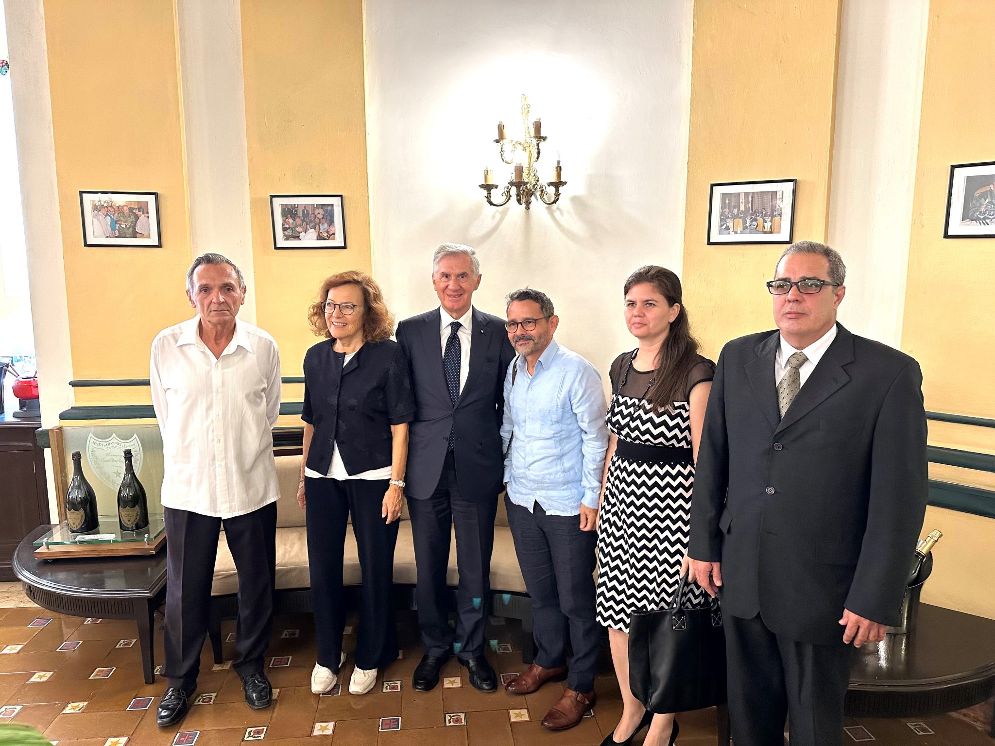 El nuevo Embajador se reúne con funcionarios del MINREX - Embassy of the Sovereign Order of ...